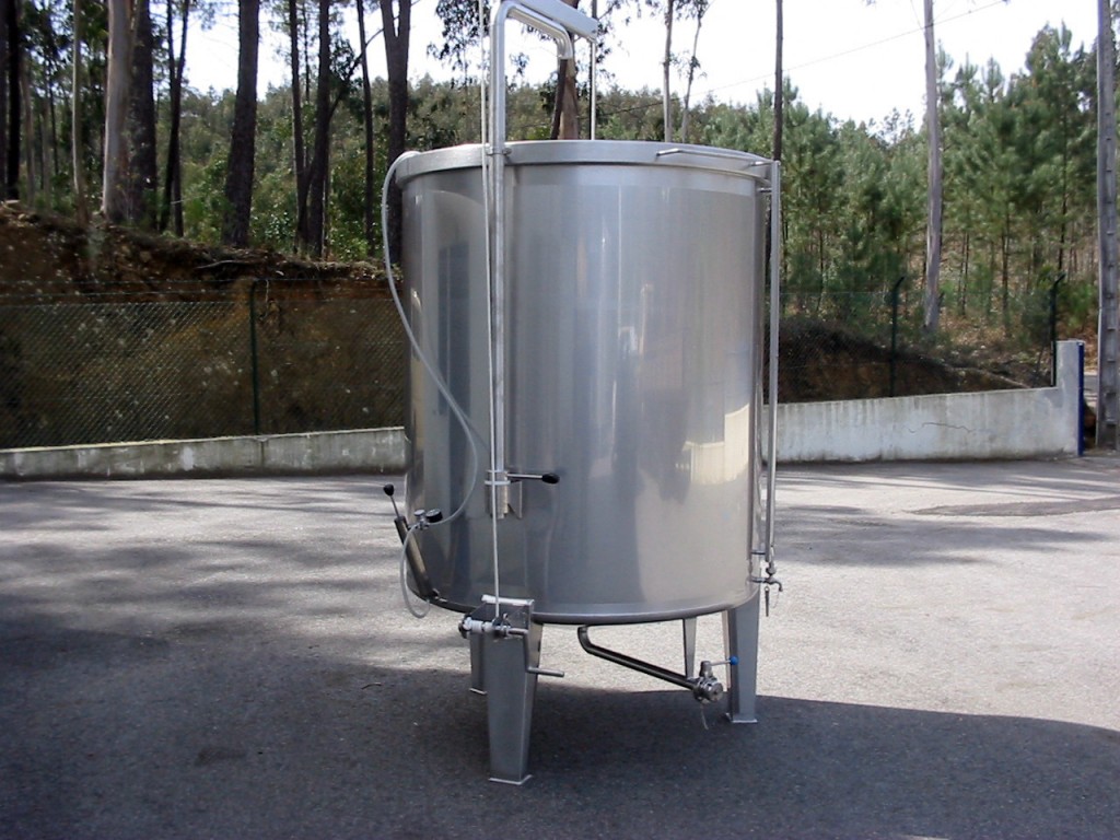 Always full stainless steel vats | Equiproin